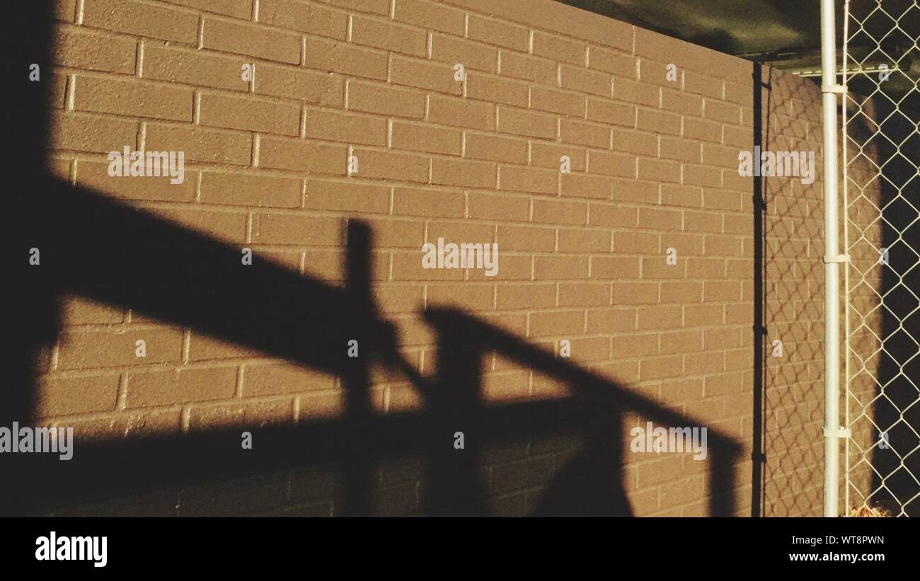 Shadows on wall hi-res stock photography and images - Alamy