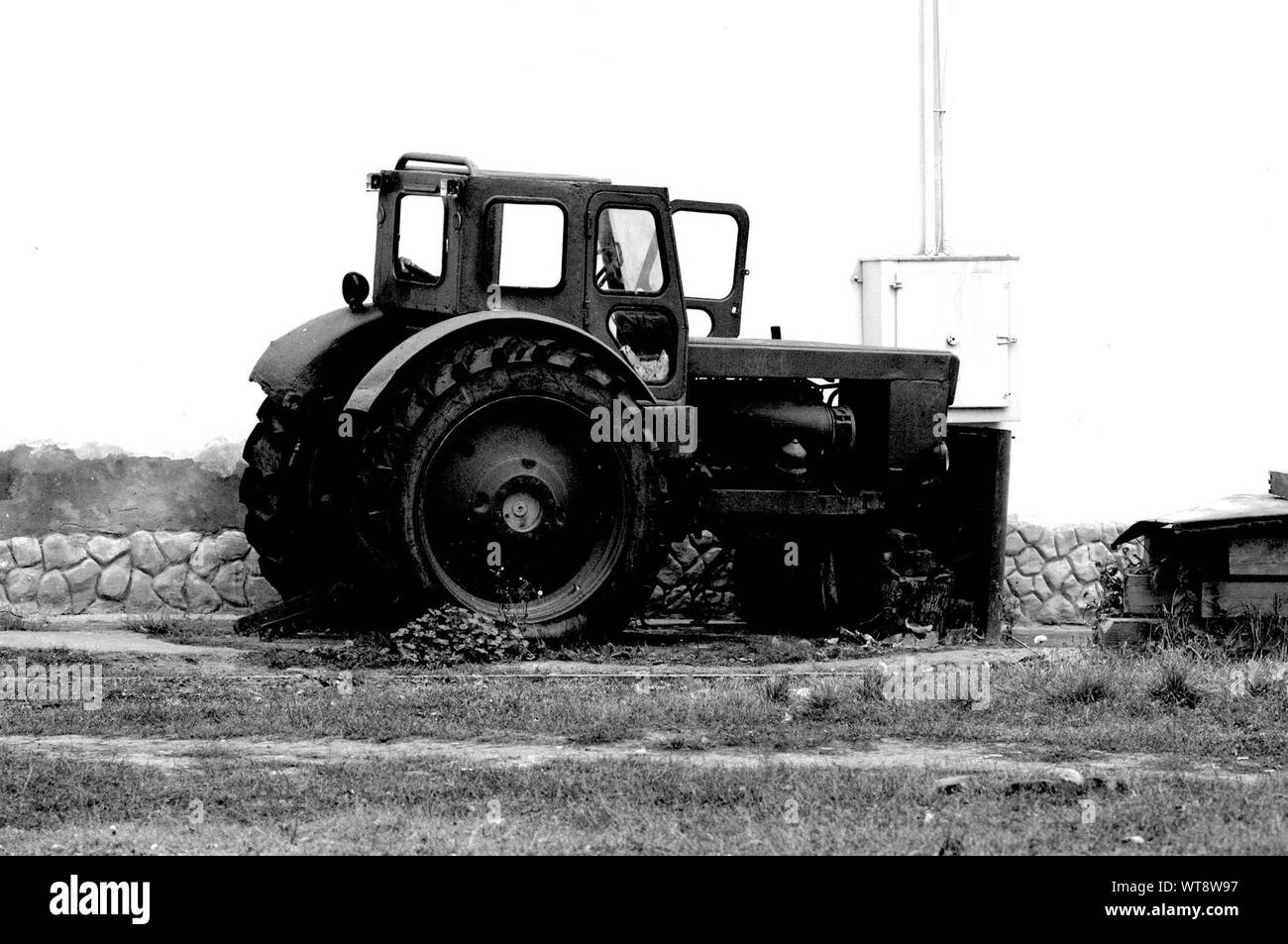 Side of tractor hi-res stock photography and images - Alamy