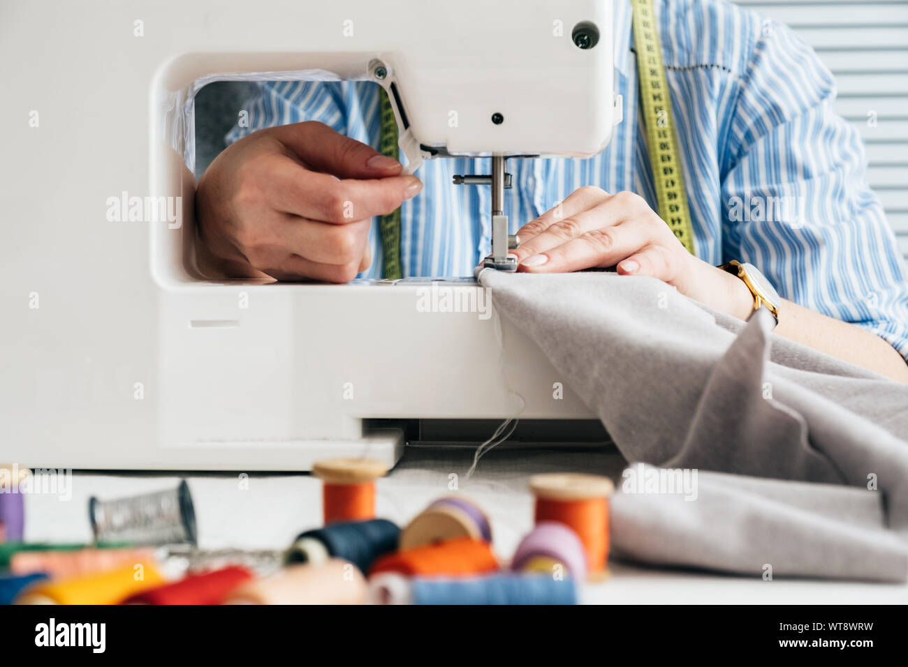 Electrical sewing machine hi-res stock photography and images - Alamy