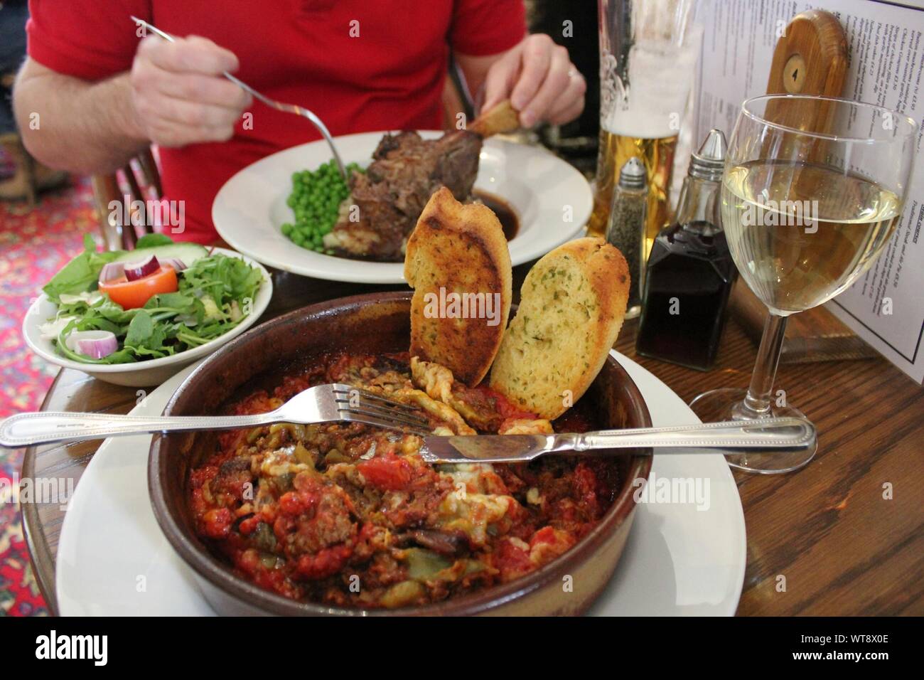 Eating dinner hi-res stock photography and images - Alamy