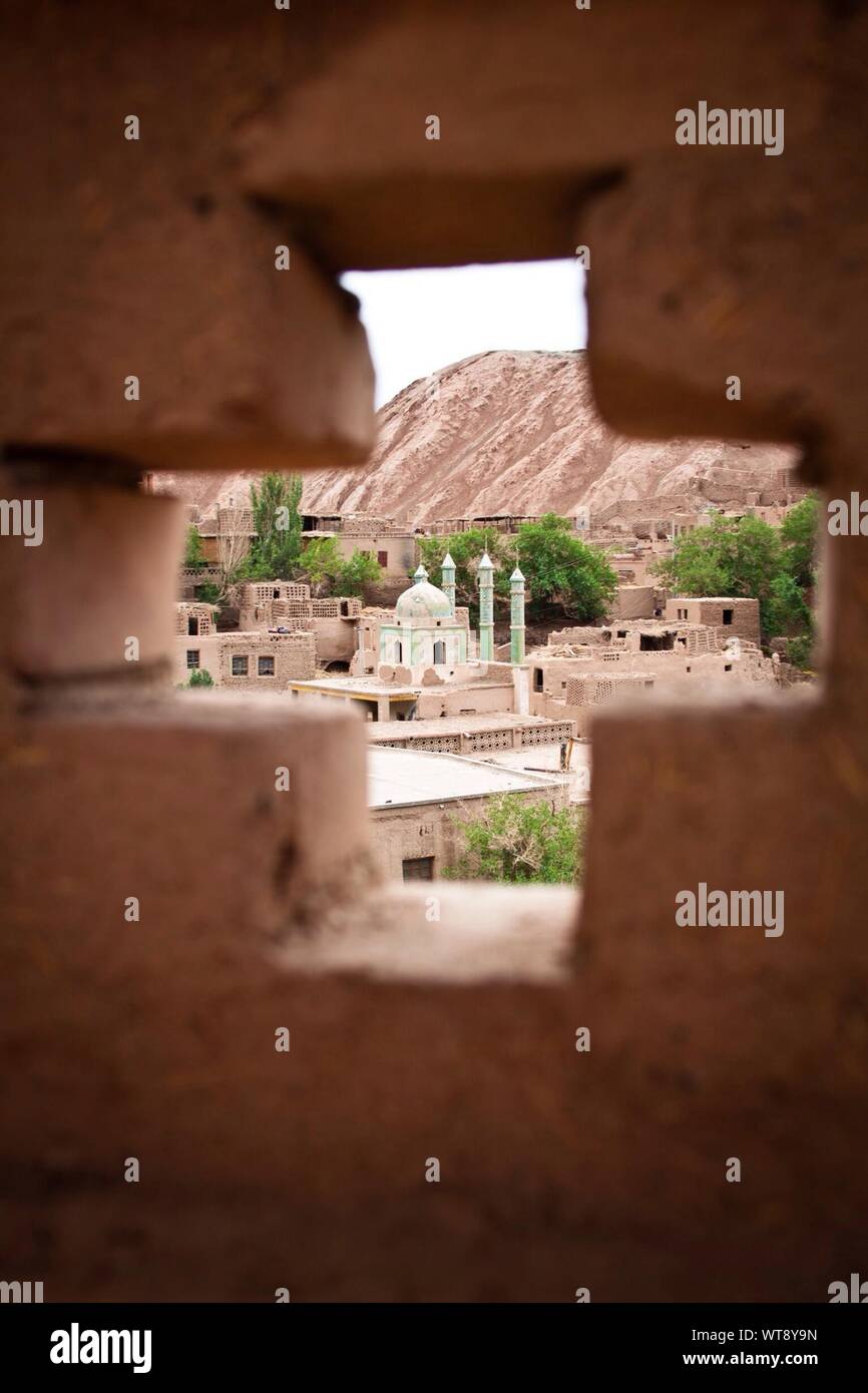 Cross shape window hi-res stock photography and images - Alamy