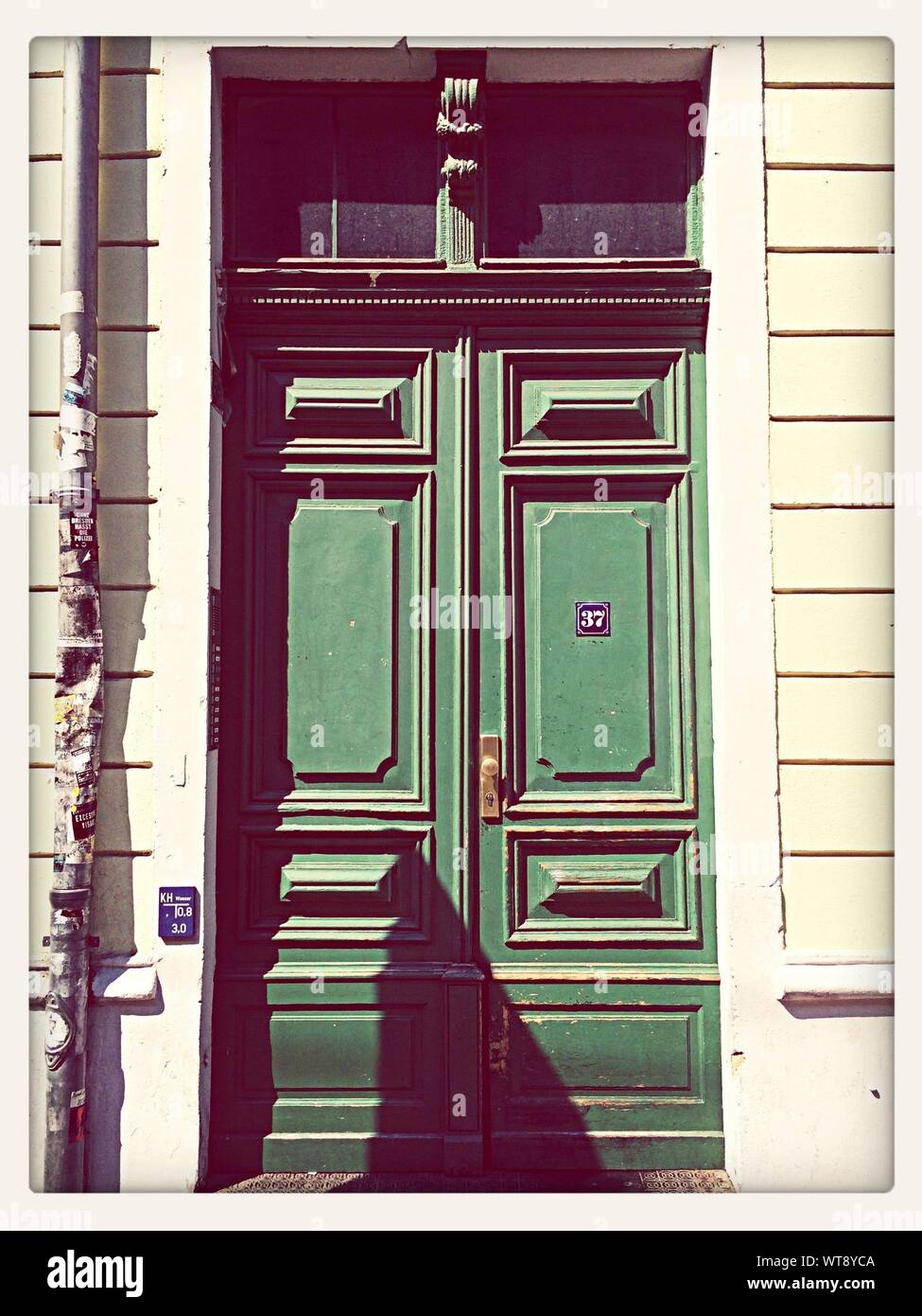 Closed number hi-res stock photography and images - Alamy