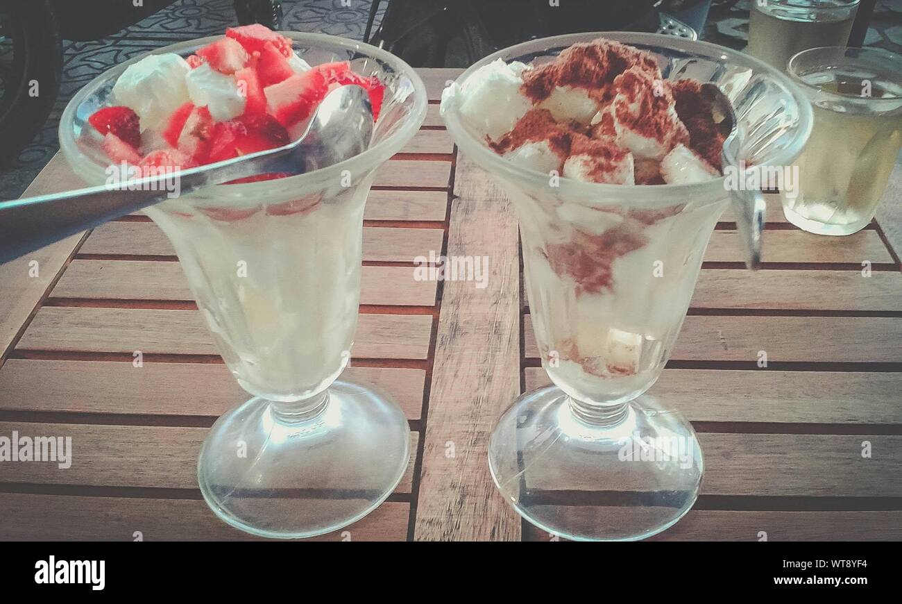 Ice desserts hi-res stock photography and images - Alamy