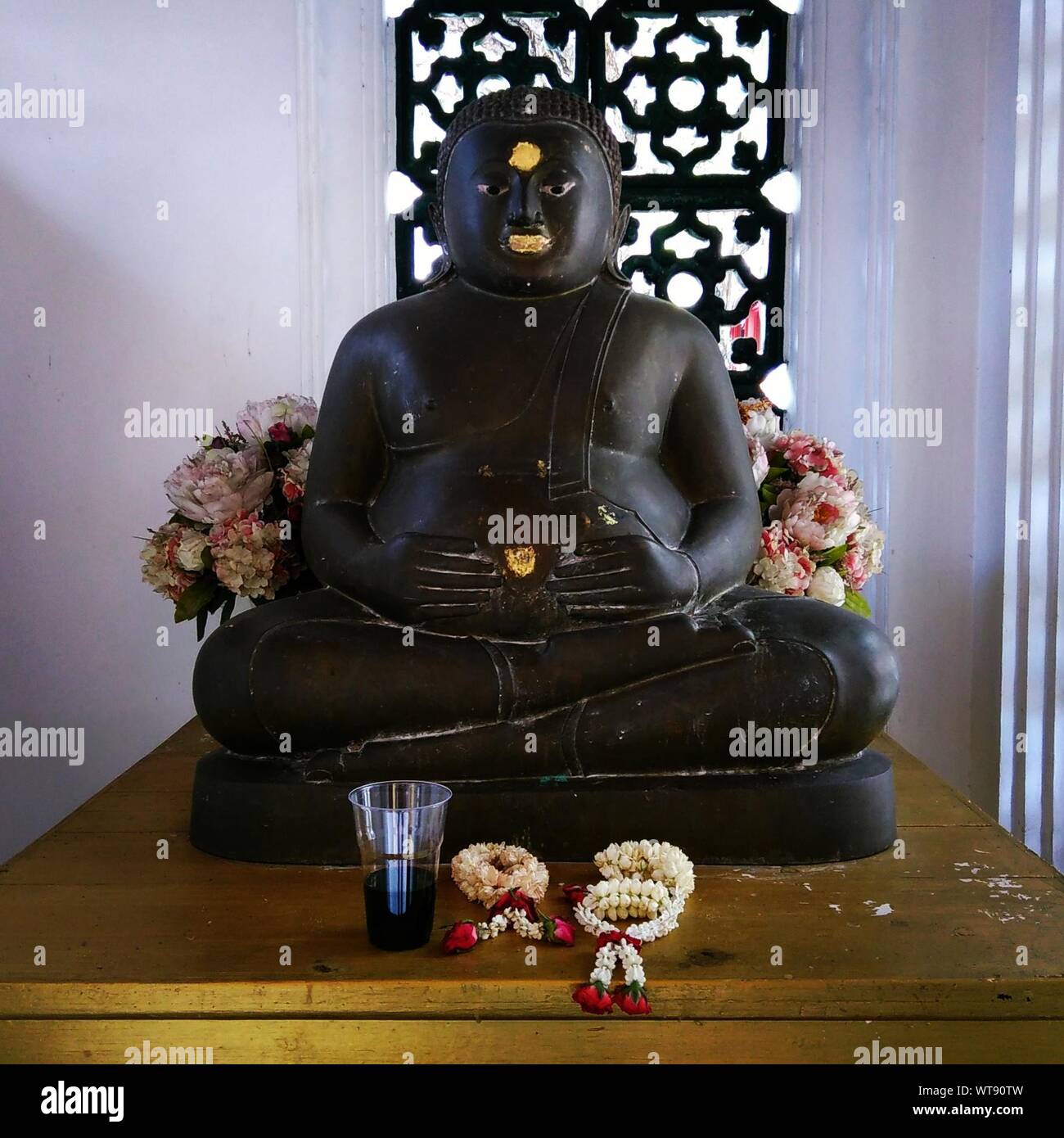 Black buddha hi-res stock photography and images - Alamy