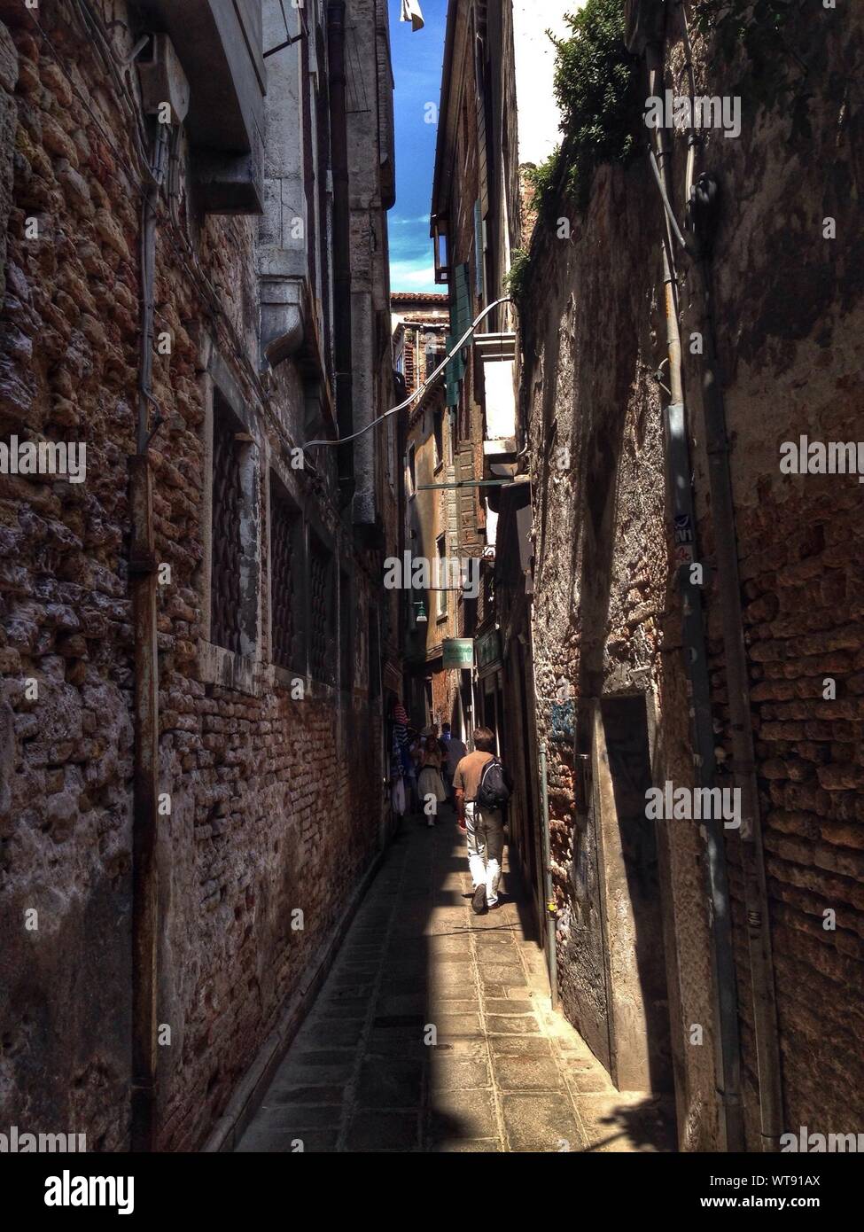 Medieval pathway hi-res stock photography and images - Alamy