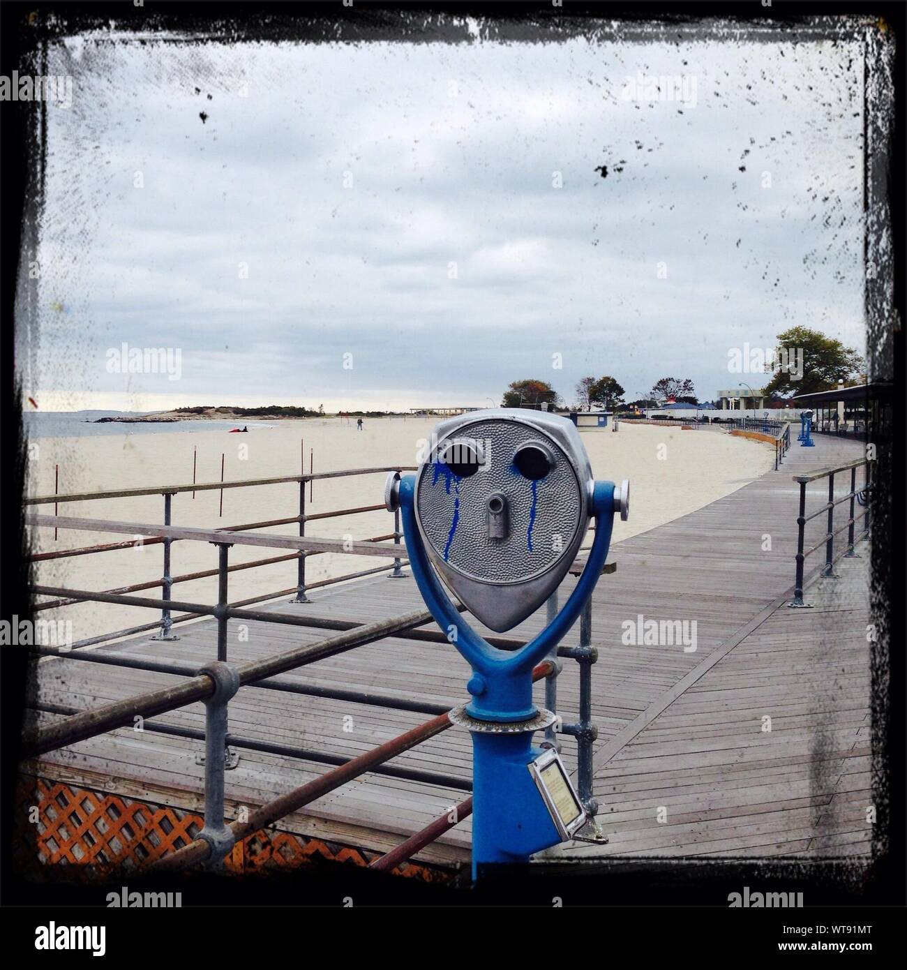 Binocular nature hi-res stock photography and images - Alamy