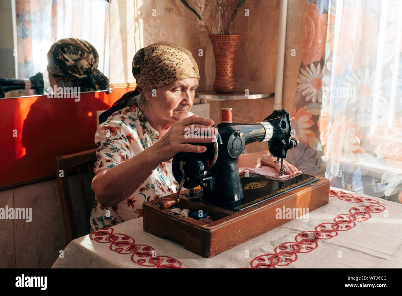 Old granny hi-res stock photography and images - Alamy