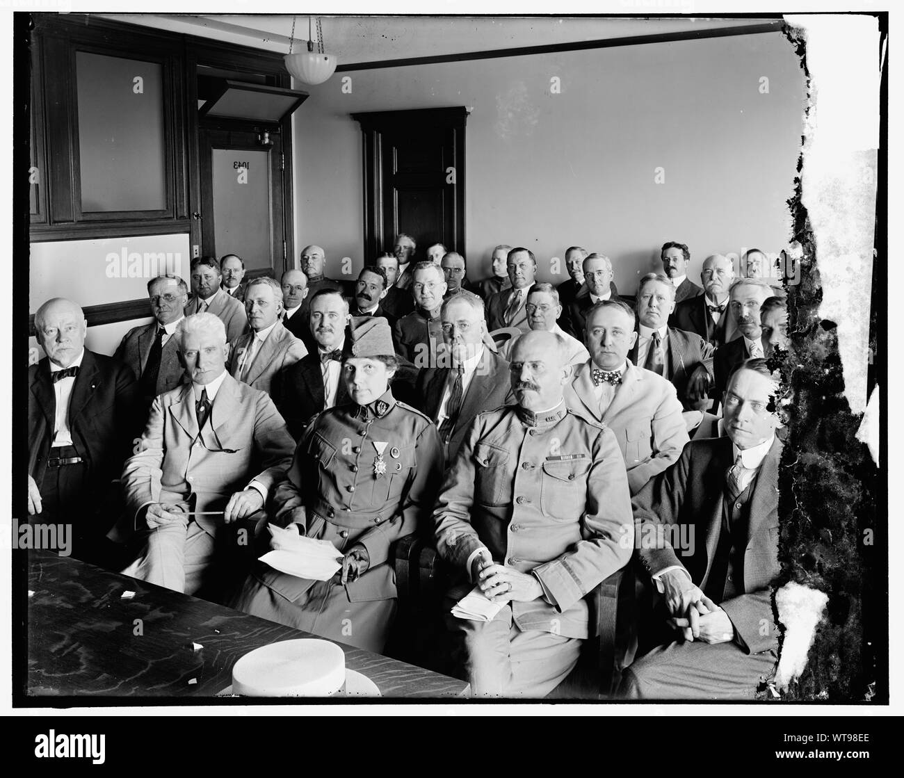 Board review Black and White Stock Photos & Images - Alamy