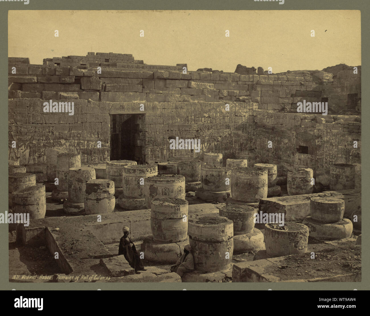 Medinet habou temple hi-res stock photography and images - Alamy