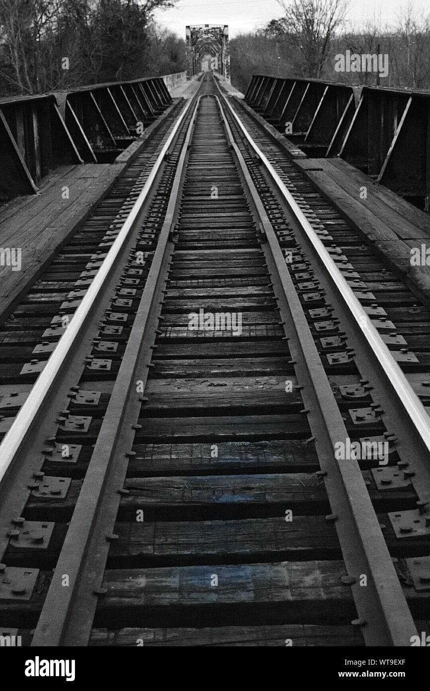 Vanishing tracks hi-res stock photography and images - Alamy
