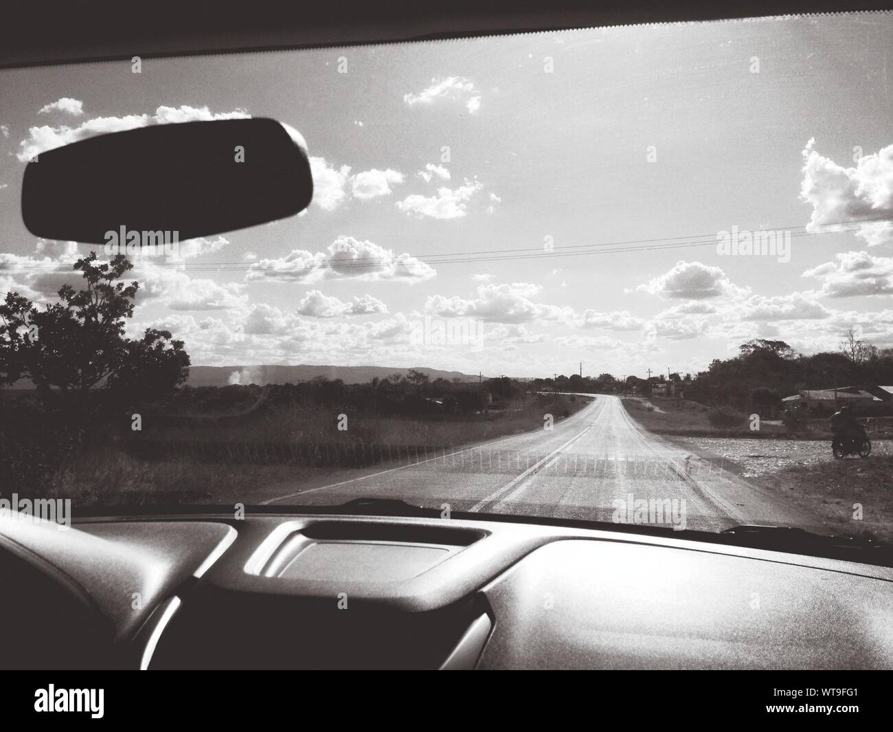 Car empty road hi-res stock photography and images - Alamy