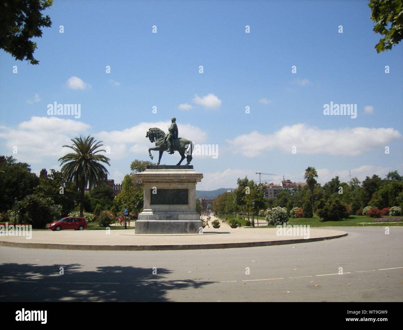 Statue of man and horse hi-res stock photography and images - Alamy