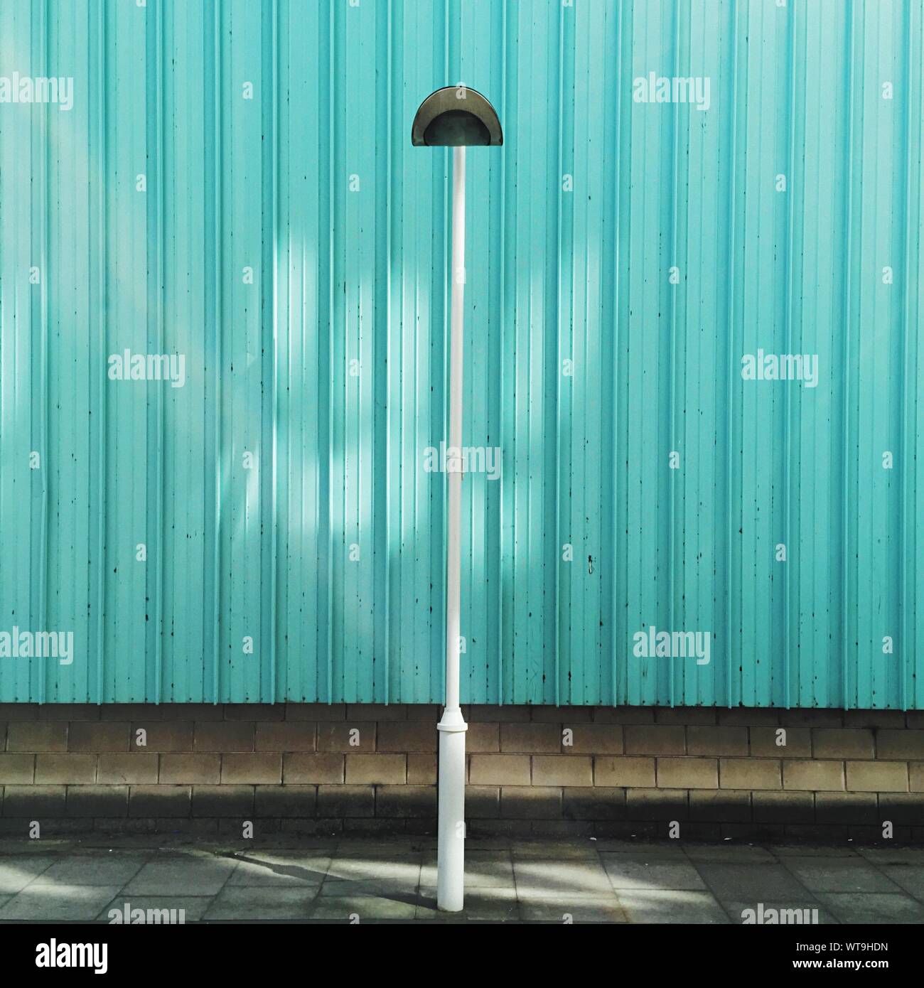 Green lamp post hi-res stock photography and images - Alamy