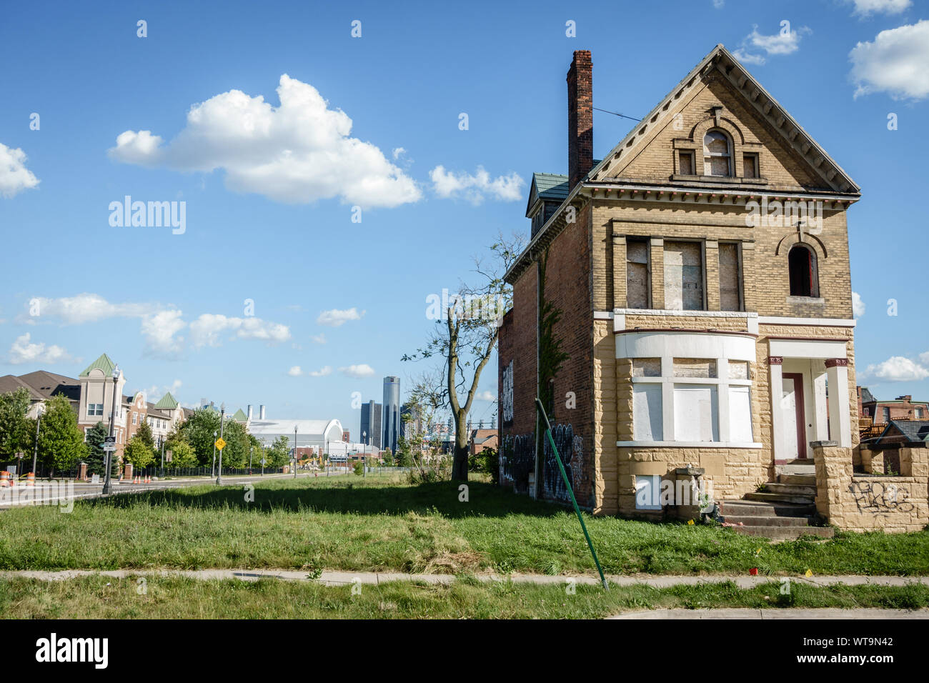 Detroit abandoned buildings hi-res stock photography and images - Alamy