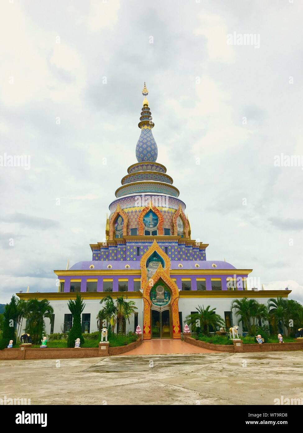 Wat ton hi-res stock photography and images - Alamy