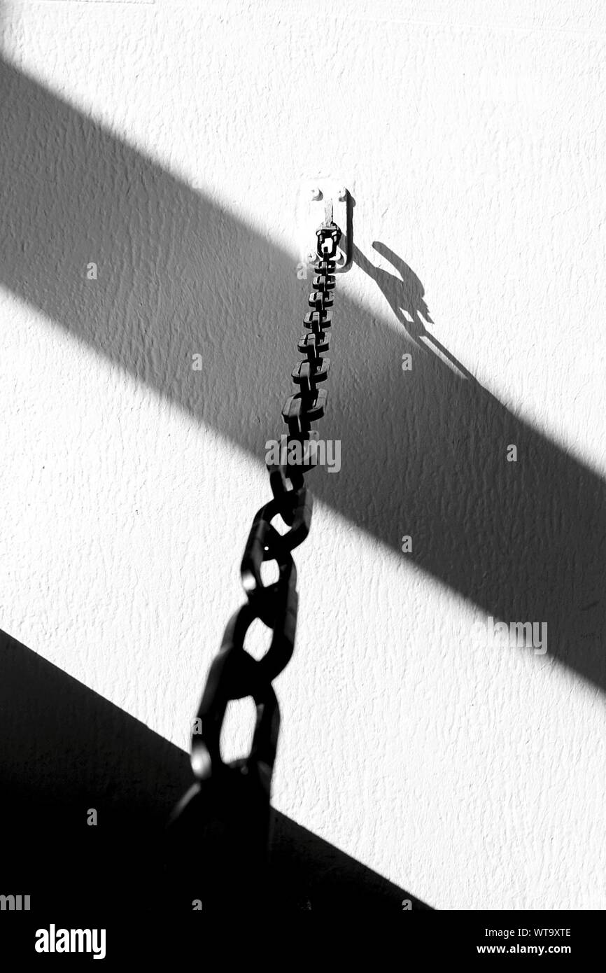 Link shadow hi-res stock photography and images - Alamy