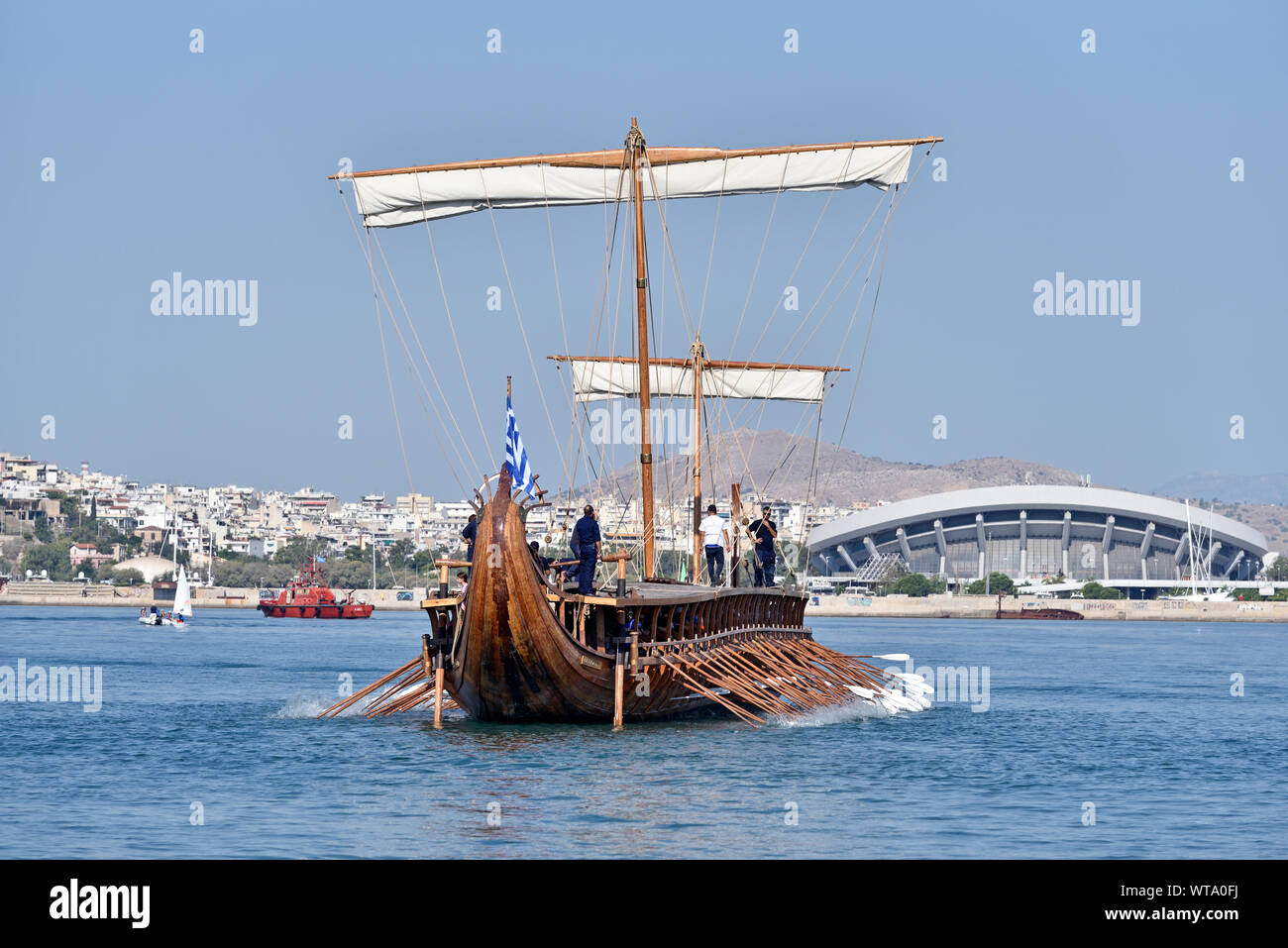 Greek trireme rowers hi-res stock photography and images - Alamy