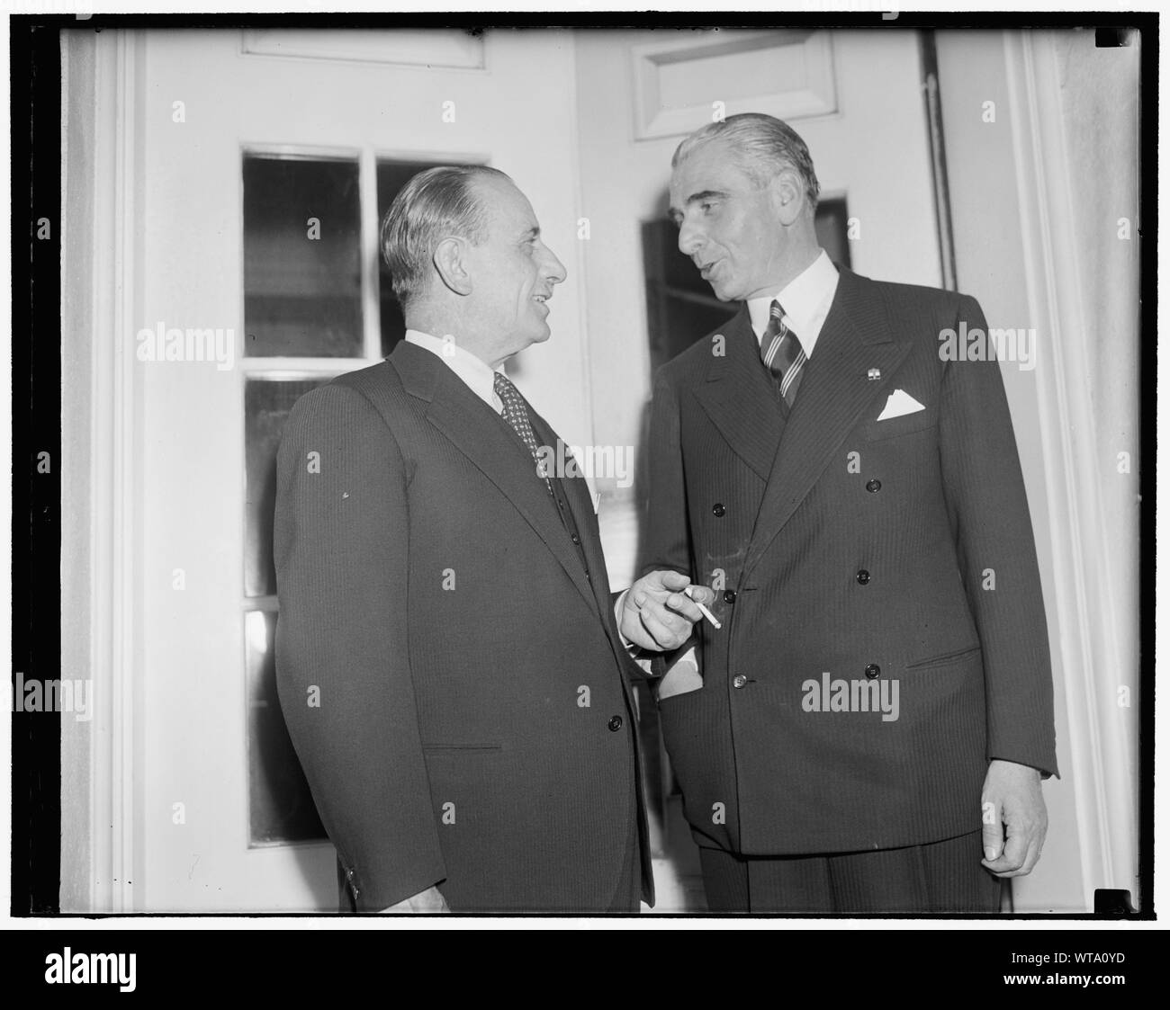 Men at White House, Washington, D.C Stock Photo - Alamy