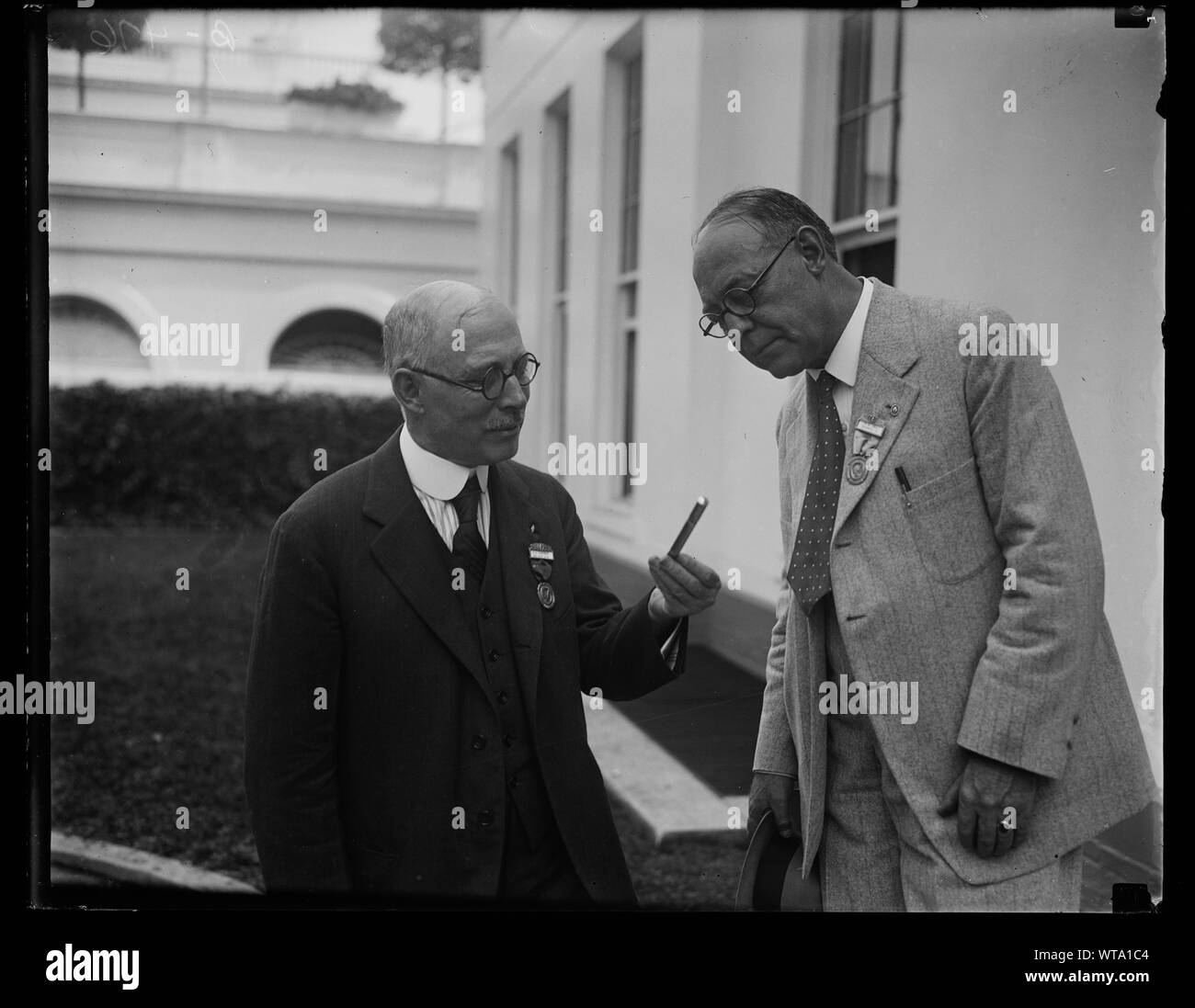 Men at White House, Washington, D.C Stock Photo - Alamy