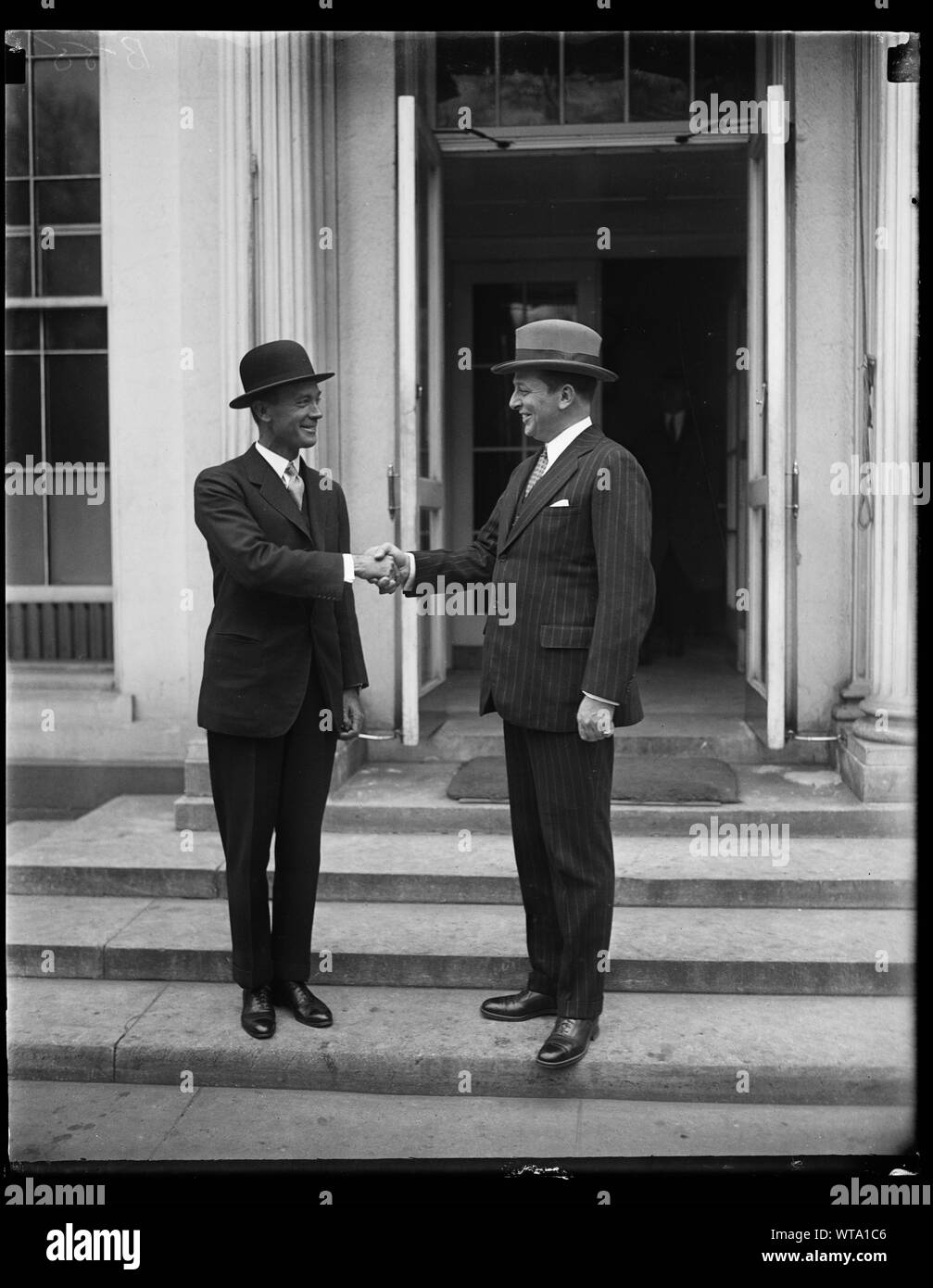 Men at White House, Washington, D.C Stock Photo - Alamy