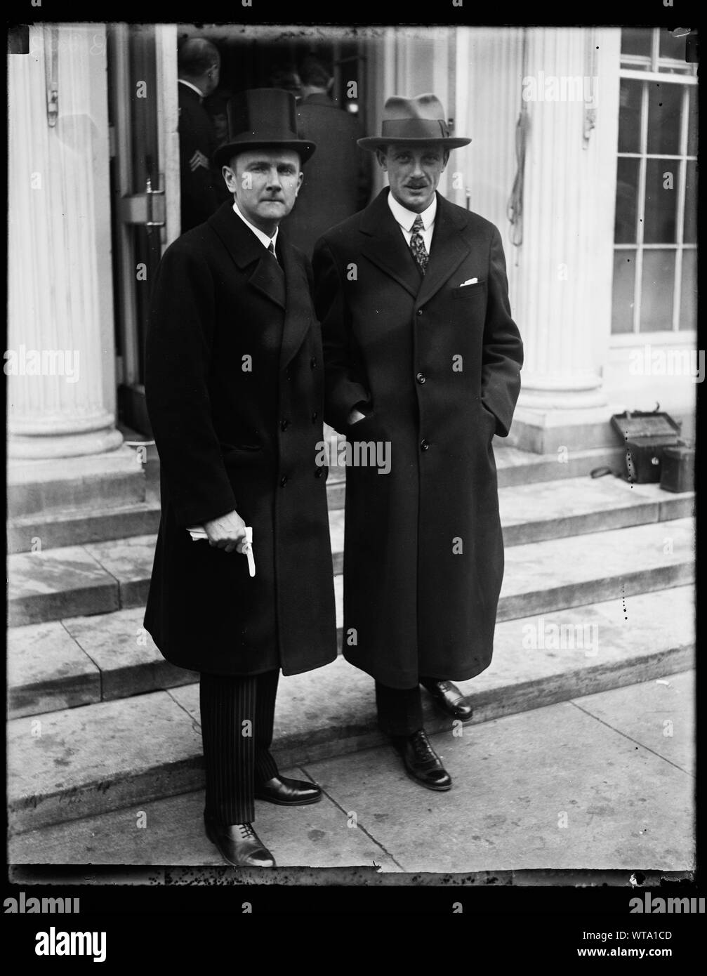 Men at White House, Washington, D.C Stock Photo - Alamy