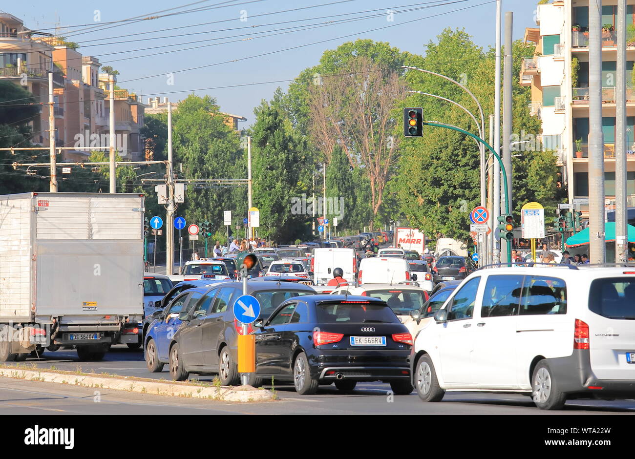 Traffic jam congestion downtown Rome Italy Stock Photo - Alamy
