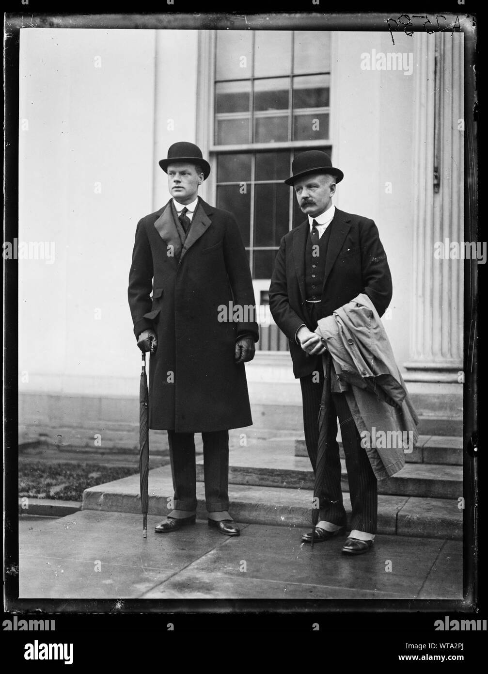 Men at White House, Washington, D.C Stock Photo - Alamy