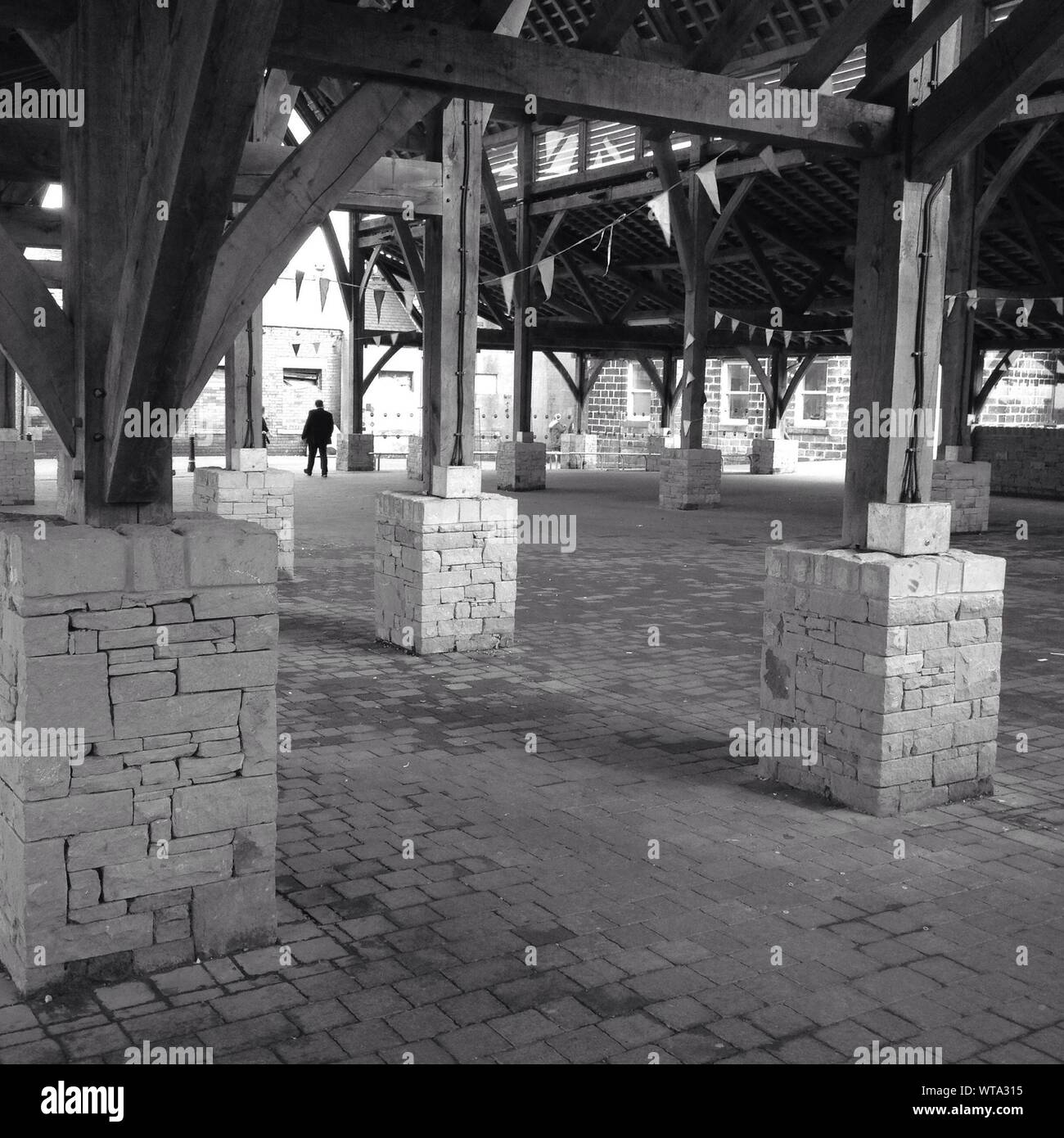 Two men at the column hi-res stock photography and images - Alamy