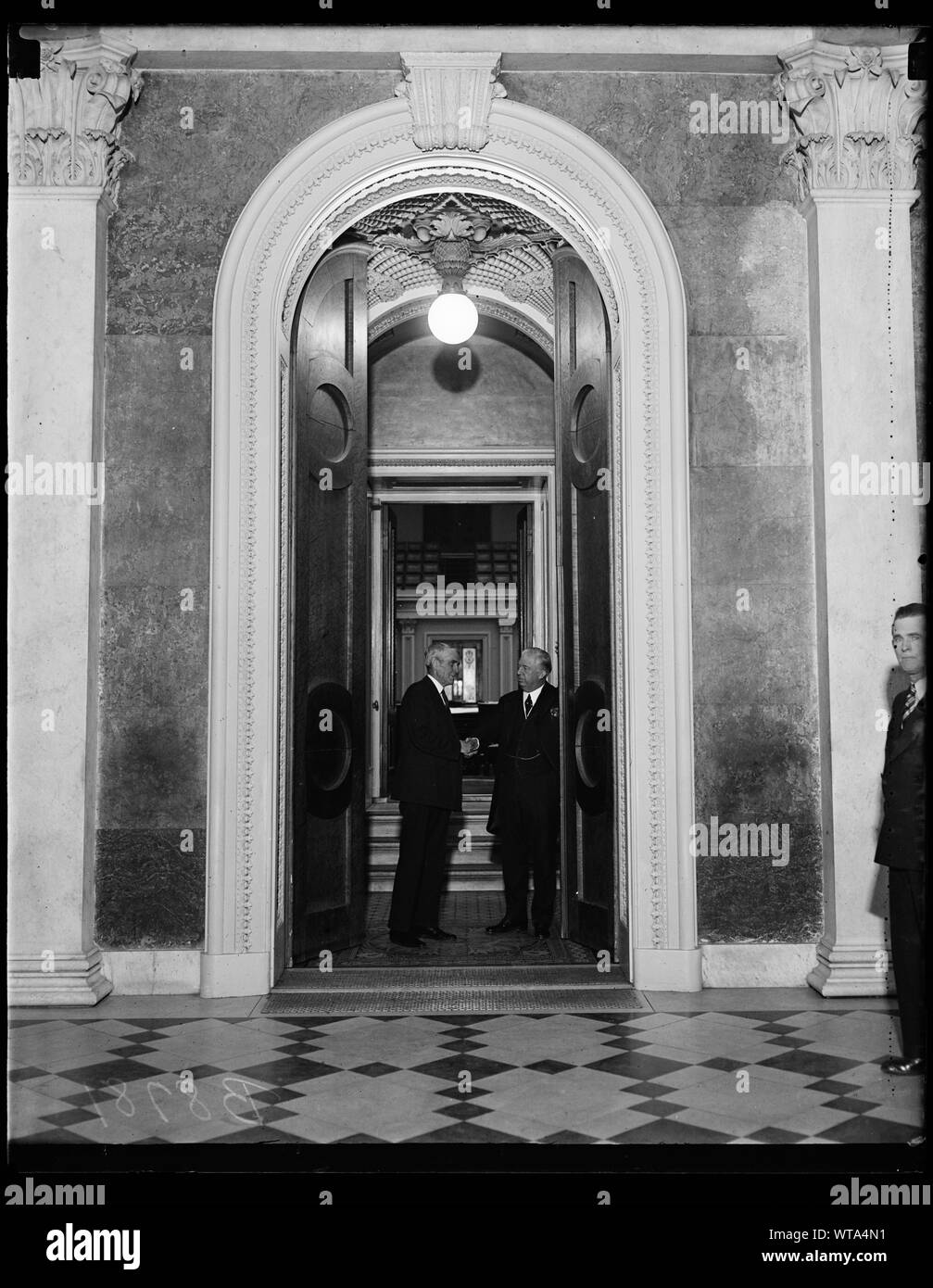Capitol building in historic Black and White Stock Photos & Images - Alamy