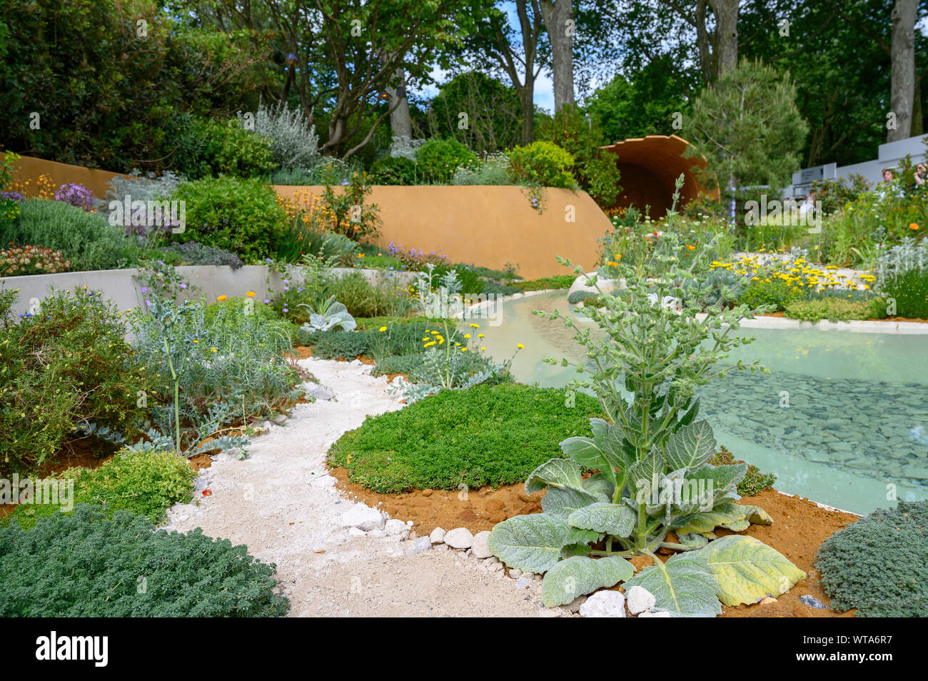 The Dubai Majlis Garden by Thomas Hoblyn Stock Photo - Alamy