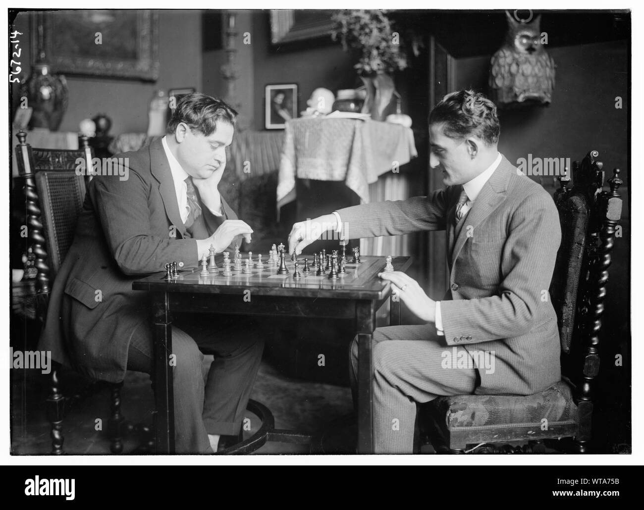 Men playing chess Stock Photo - Alamy