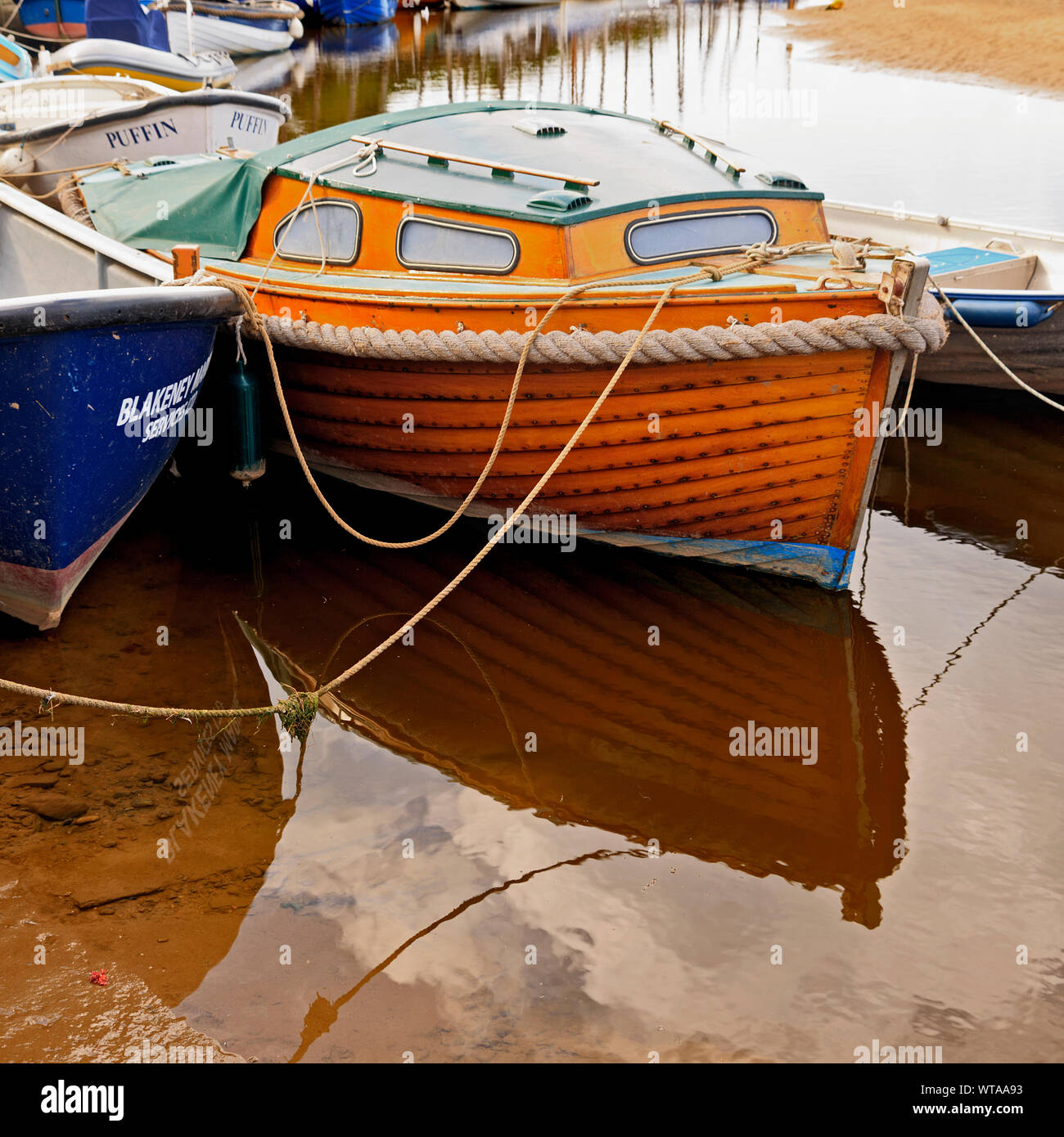 Refecting hi-res stock photography and images - Alamy