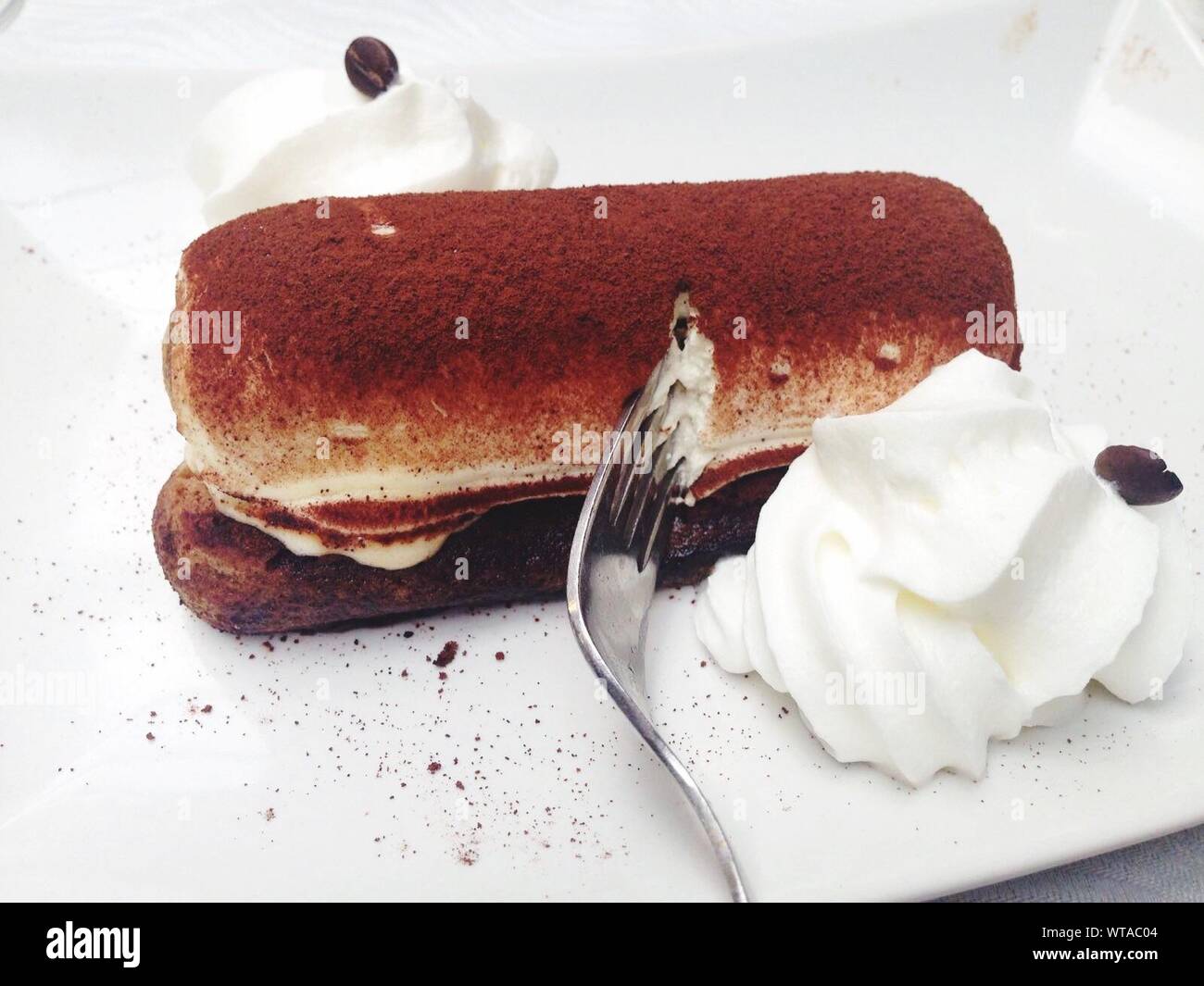 Cream eclair hi-res stock photography and images - Alamy