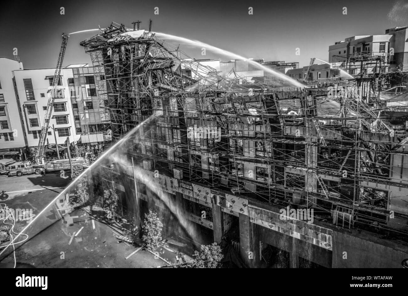 Putting out fire hi-res stock photography and images - Alamy