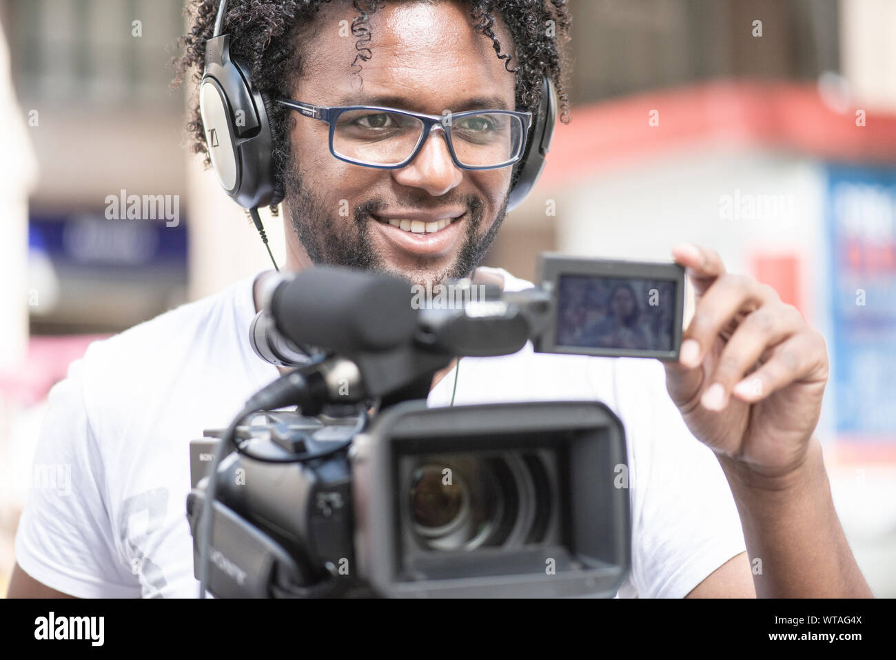 Afro grande hi-res stock photography and images - Alamy