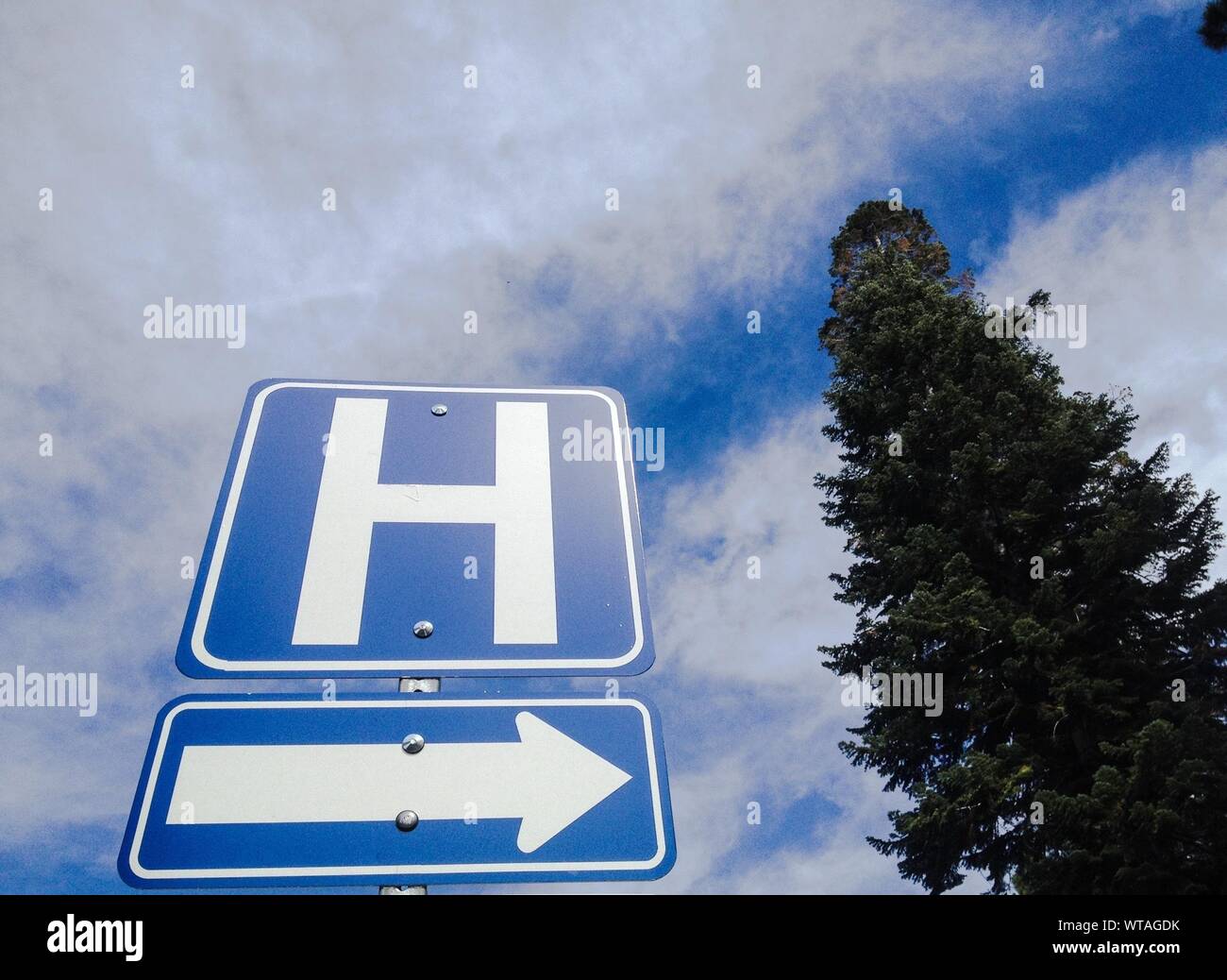 H hospital sign hi-res stock photography and images - Alamy