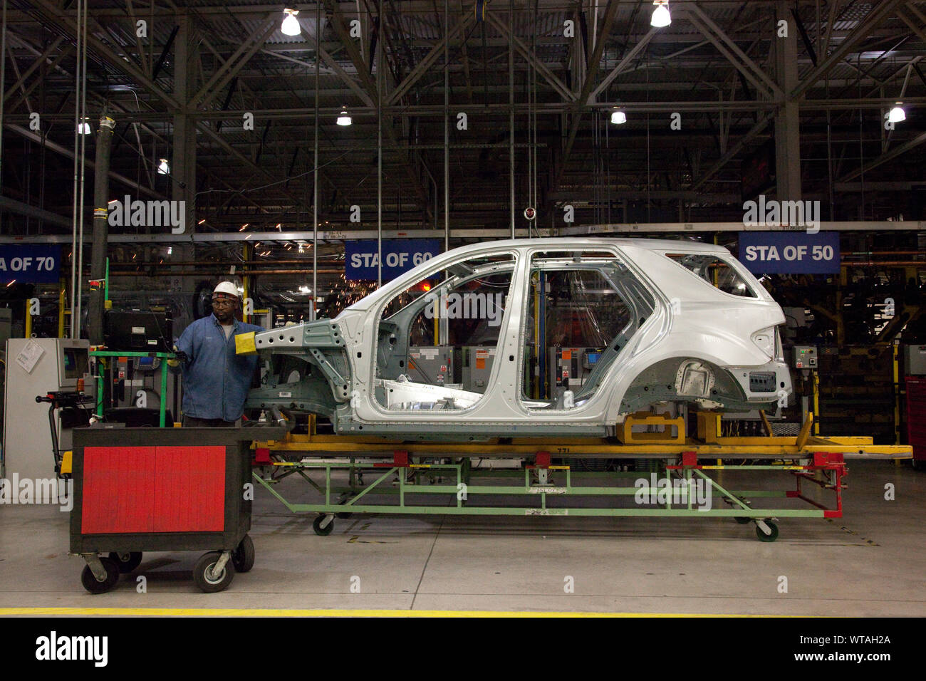 Mercedes benz manufacturing plant hi-res stock photography and images ...