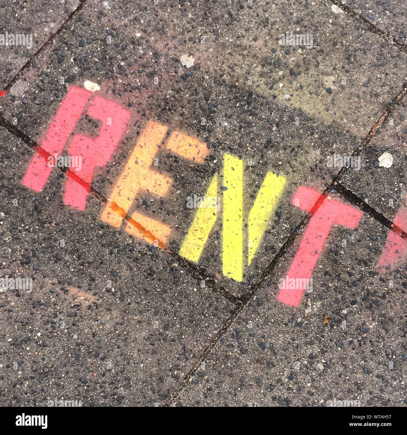 Rent sign hi-res stock photography and images - Alamy