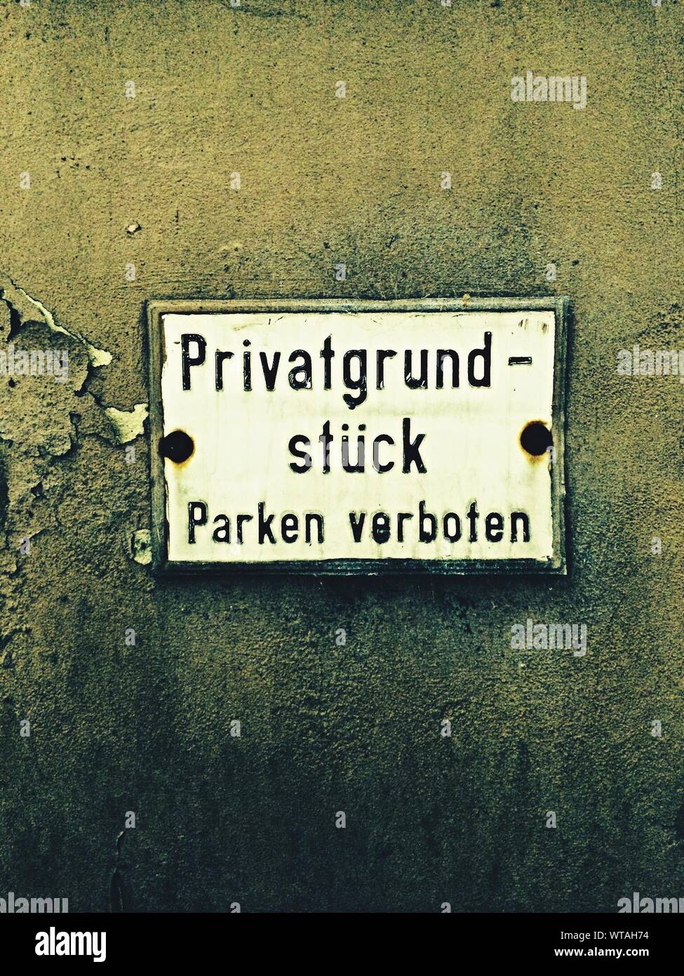 Peeling off sign hi-res stock photography and images - Alamy