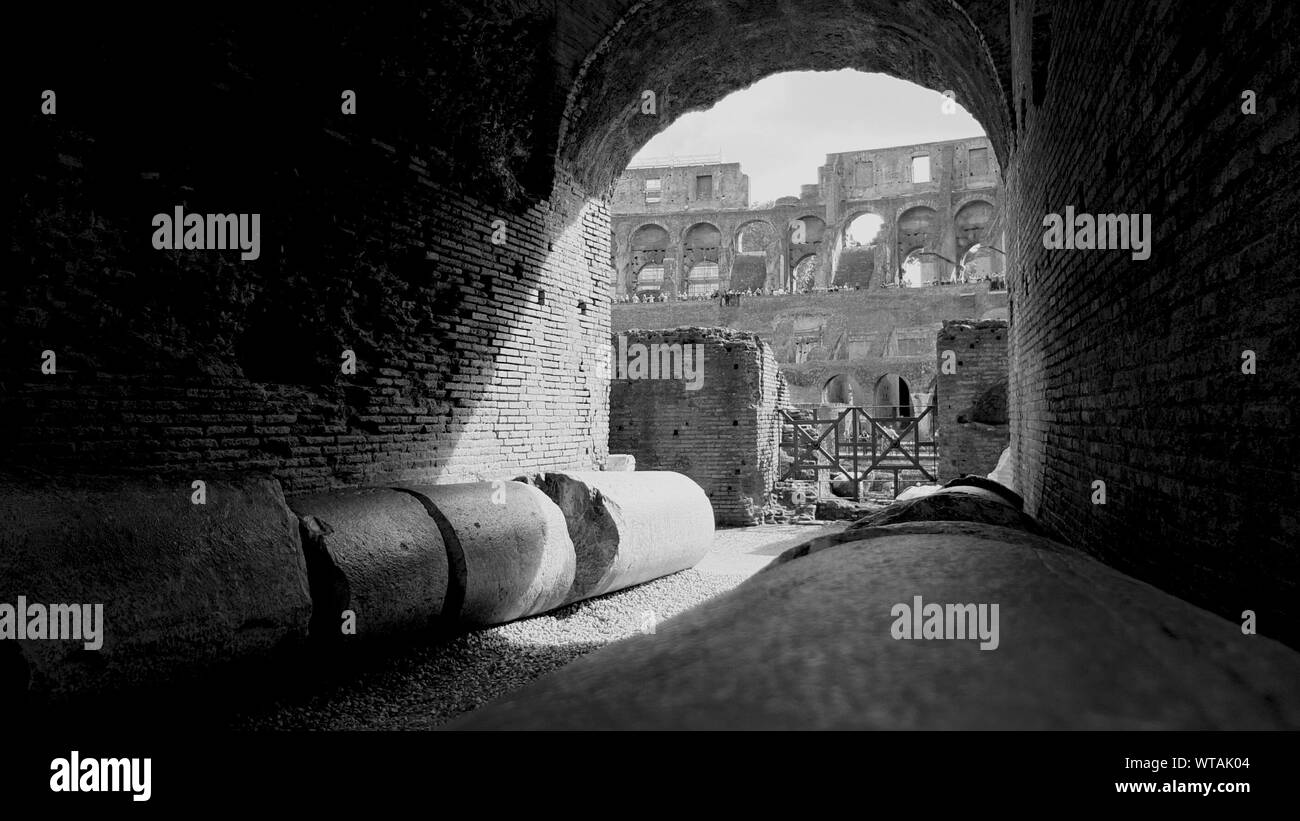 Coliseum arch hi-res stock photography and images - Alamy