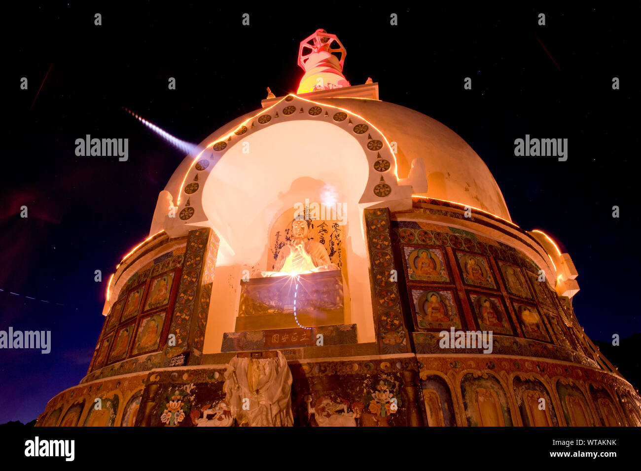 Shanti stupa temple hi-res stock photography and images - Alamy