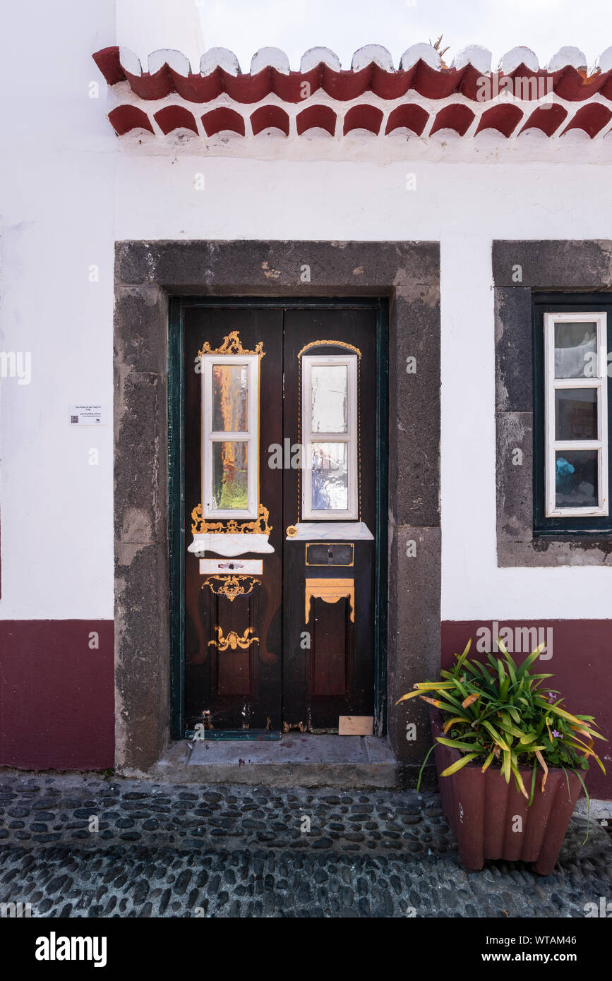 Portugal madeira funchal painted door hi-res stock photography and ...