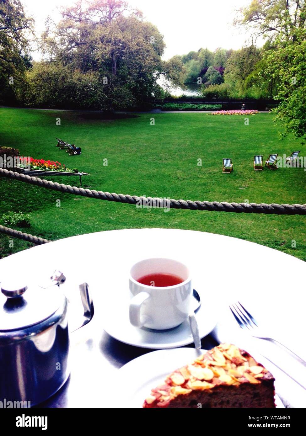 Serving of tea hi-res stock photography and images - Alamy