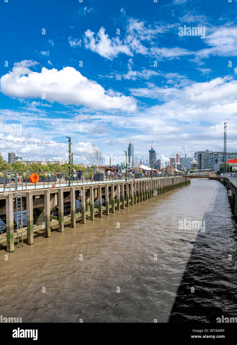 Riverside jetty hi-res stock photography and images - Alamy