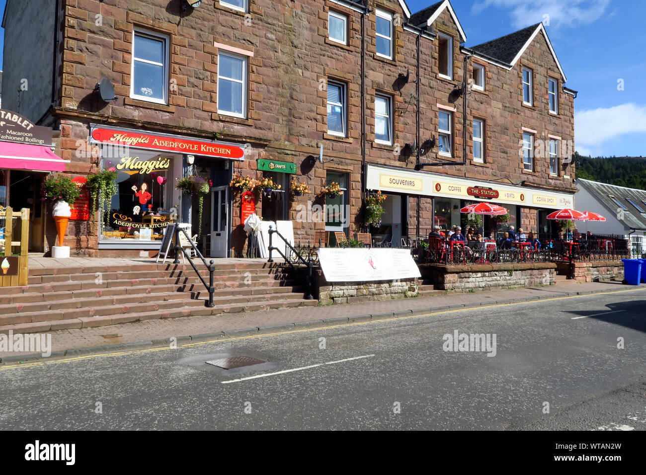 Perthshire shops hi-res stock photography and images - Alamy
