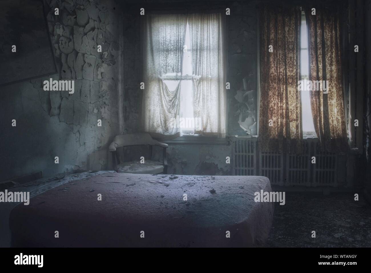 Run Down House Interior High Resolution Stock Photography and Images ...