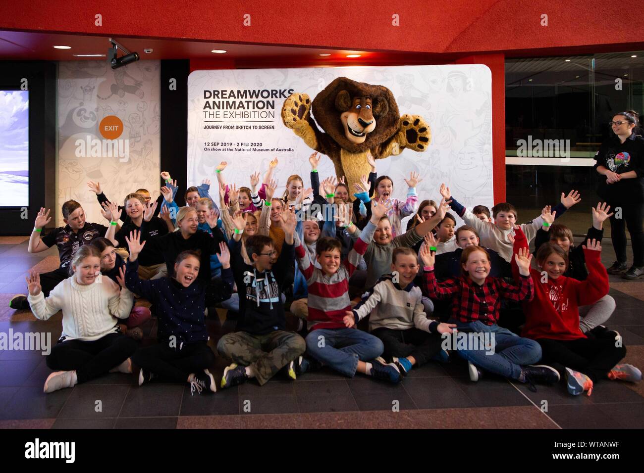 (190911) -- CANBERRA, Sept. 11, 2019 (Xinhua) -- Teachers and students ...