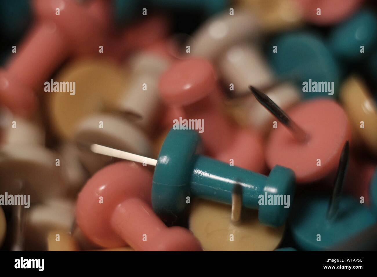 Close up thumbtacks hi-res stock photography and images - Alamy