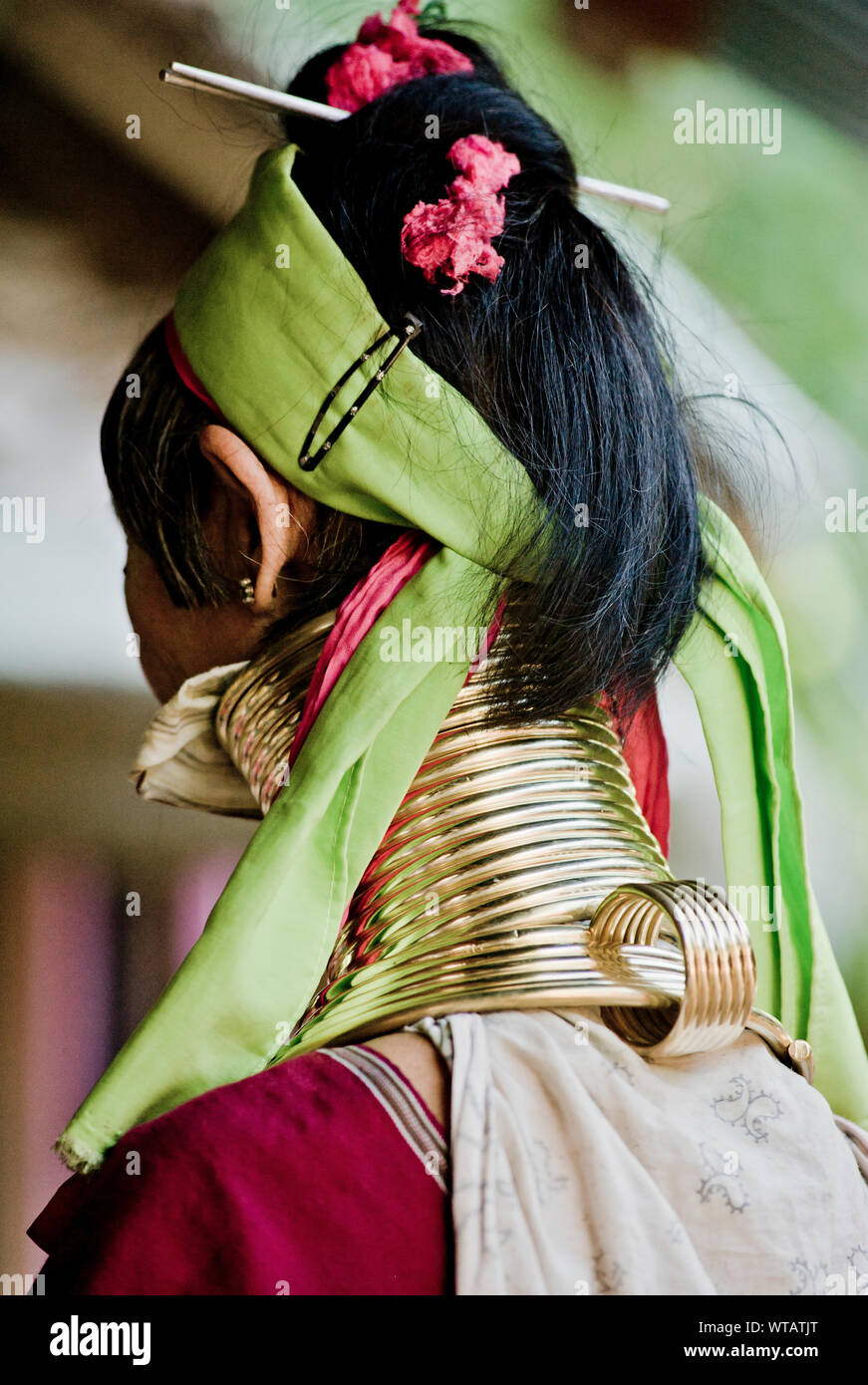 Long neck people hi-res stock photography and images - Alamy