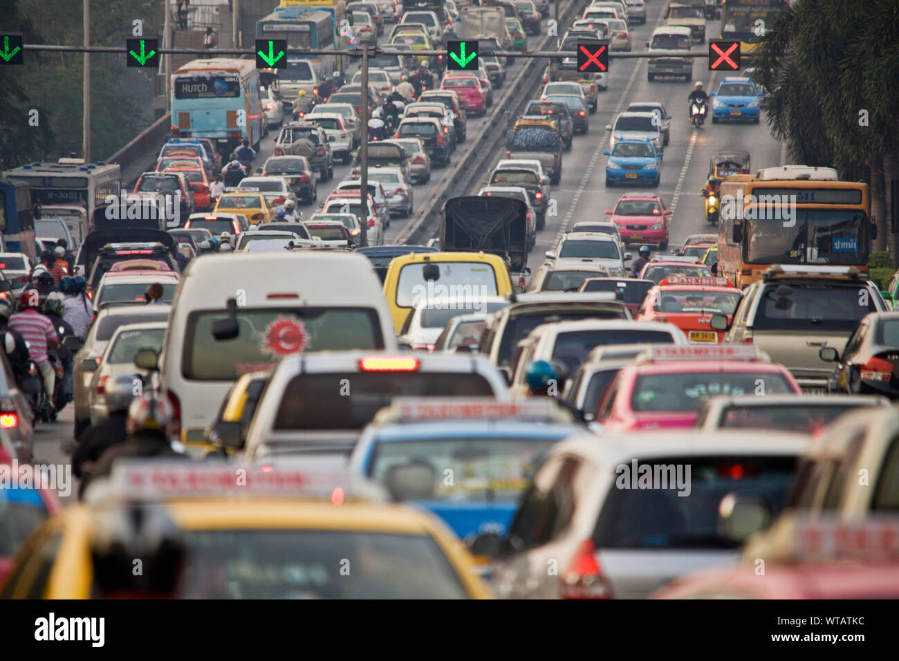 Traffic car hi-res stock photography and images - Alamy